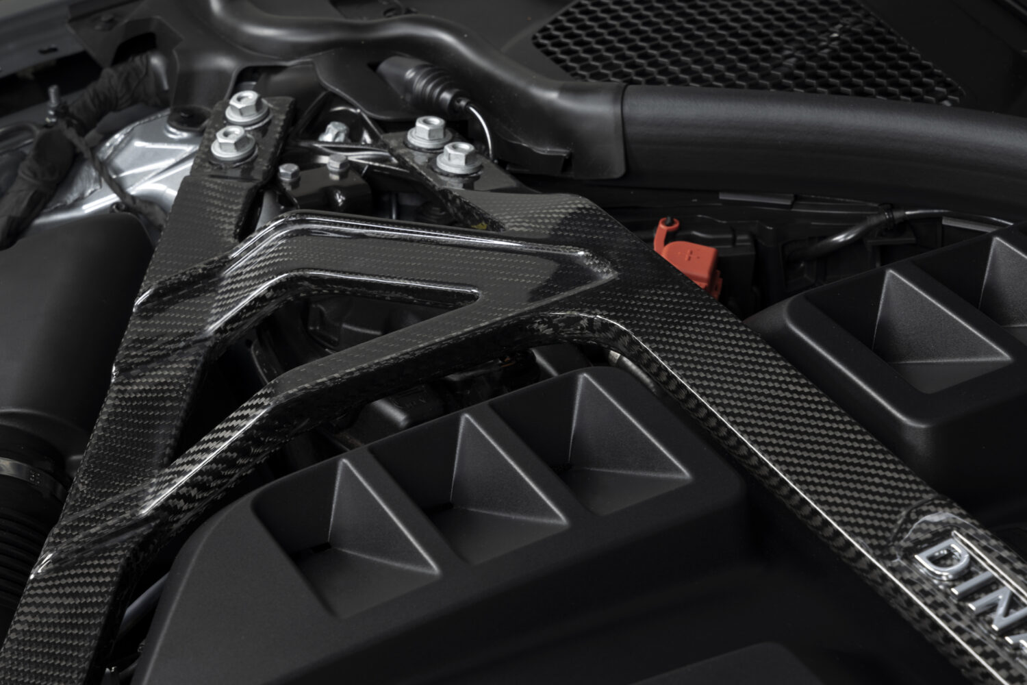 DINAN CARBON FIBER STRUT TOWER BRACE - 2021-2024 BMW M2/M3/M4 - 3W ...